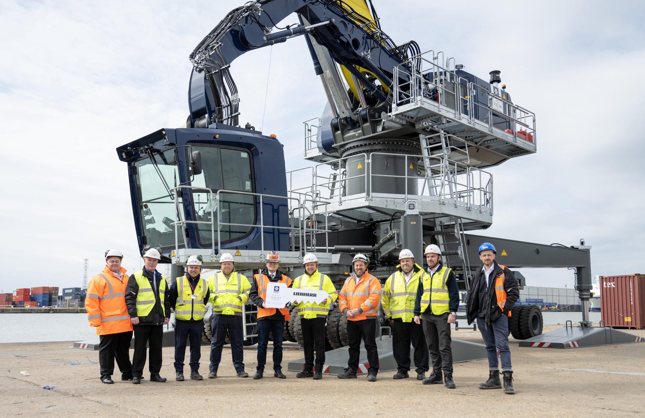 Port of Tilbury's zero emissions Liebherr crane swings into action ...