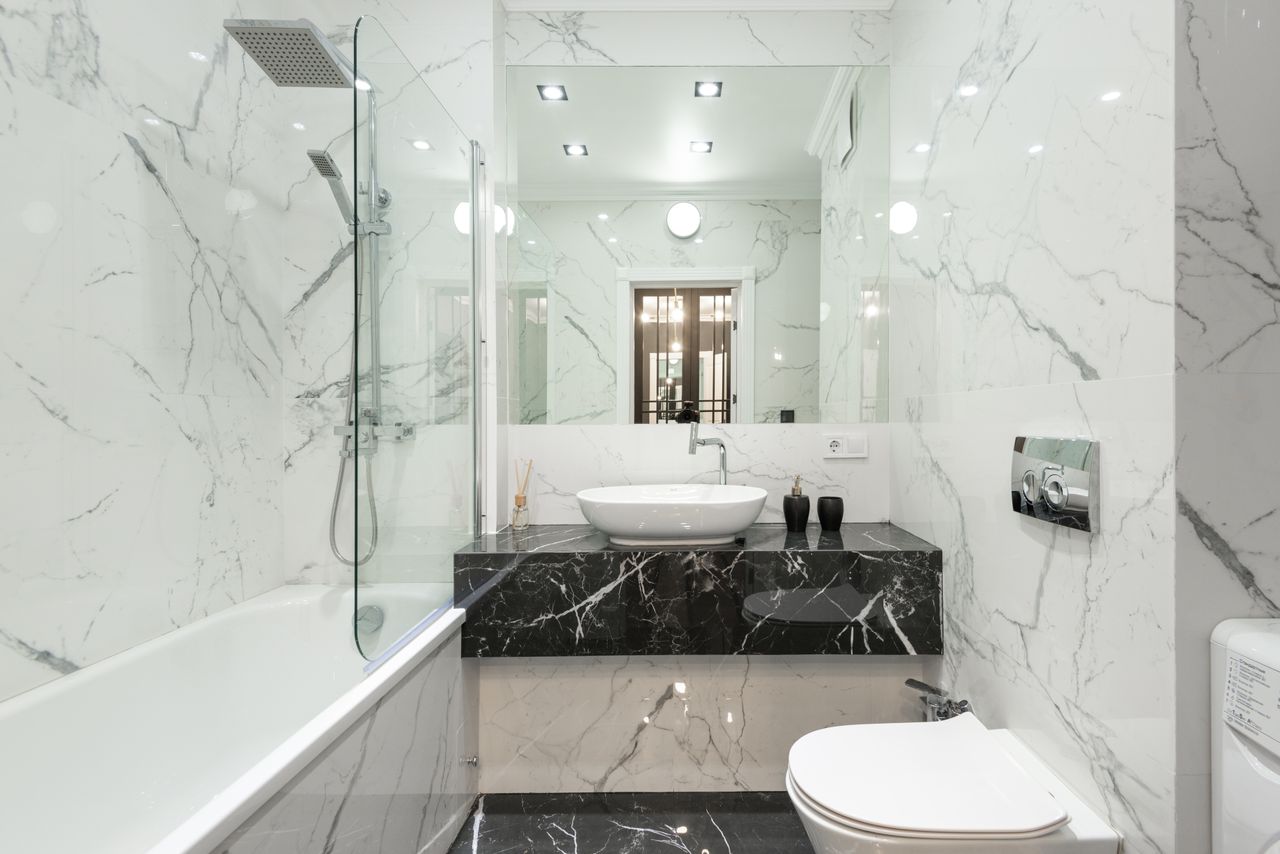Why Some Shower Baths Feel Comfortable to Shower In — And Others Don’t ...